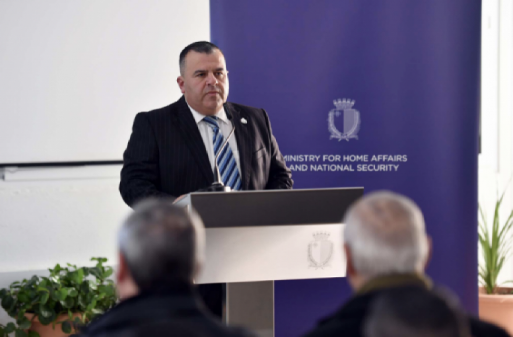 Former prisons official pressured husband of sexual harassment victim ...