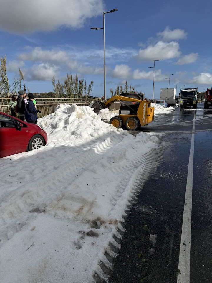 [IN PHOTOS] How Malta reacted to unexpected hailstorm