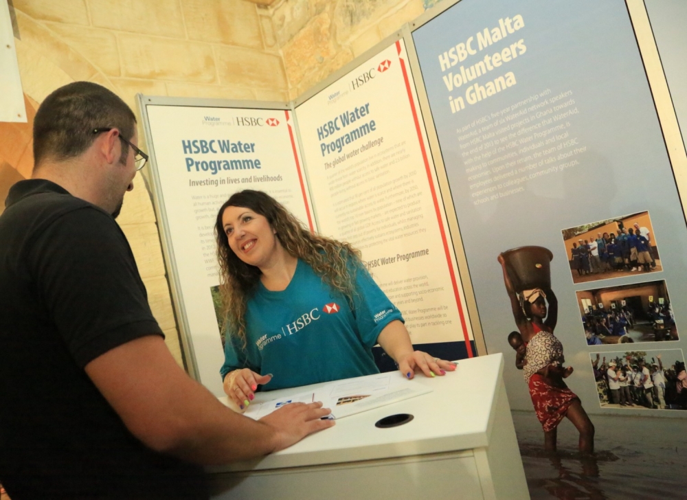 Close to 1000 pupils participate in the HSBC’s Catch the Drop art ...