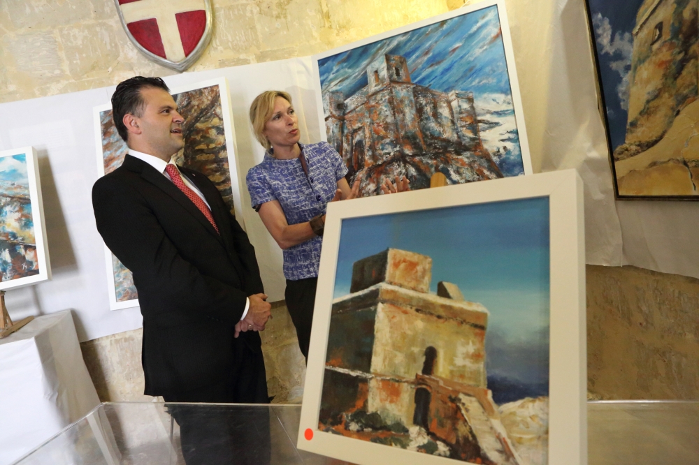 Banif Bank sponsors art exhibition in aid of Din l-Art Ħelwa ...