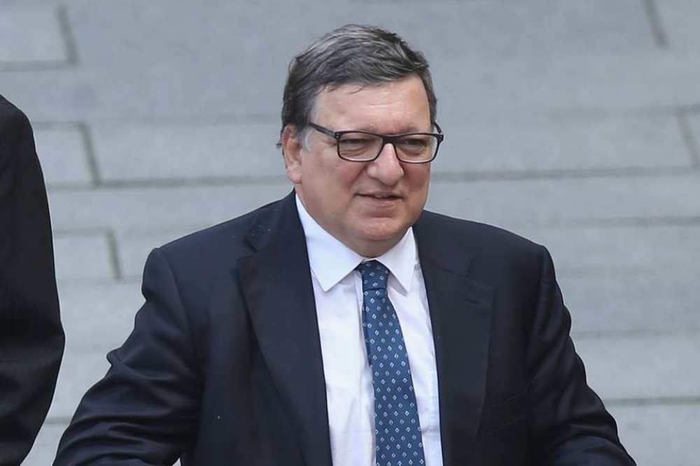 Jose Manuel Barroso cleared of ethics breach over Goldman Sachs job