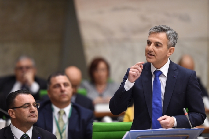 Busuttil slams government's 'short-term' economic vision, 'inaction on ...