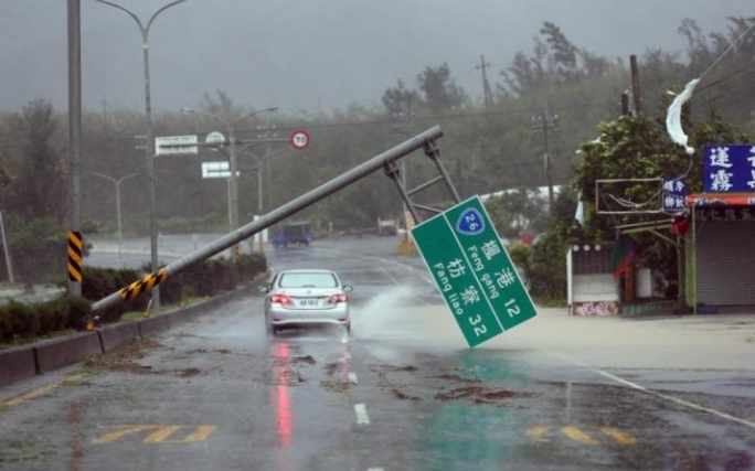 Super typhoon Meranti moves from Taiwan to southern China, but loses ...