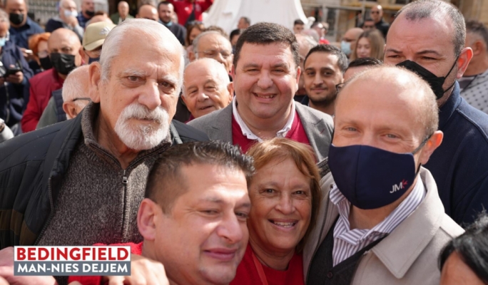 Crowds flock to Joseph Muscat on campaign trail for Glenn Bedingfield ...