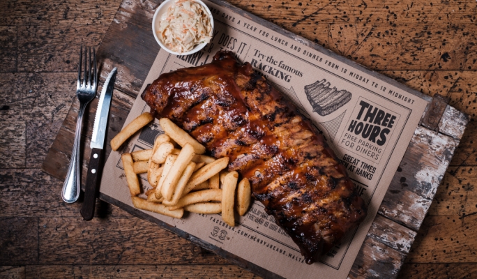 An all-American feast at this retro bar and grill
