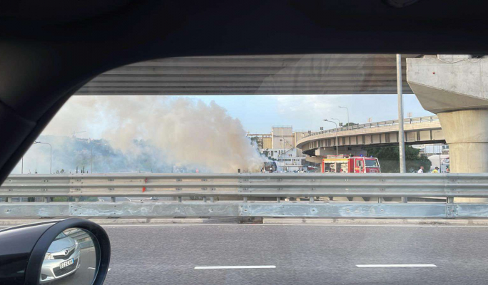 Van Fire on Marsa Flyover Prompts Road Closure