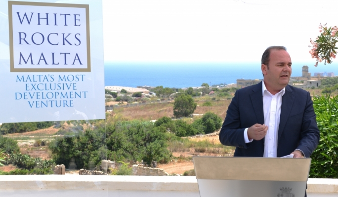 White Rocks project hits the rocks