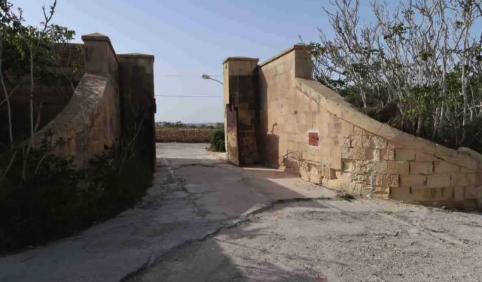 Government to evict squatters from Fort Bengħajsa