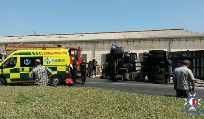 Update 2 | Driver suffers grievous head injuries after trailer ...