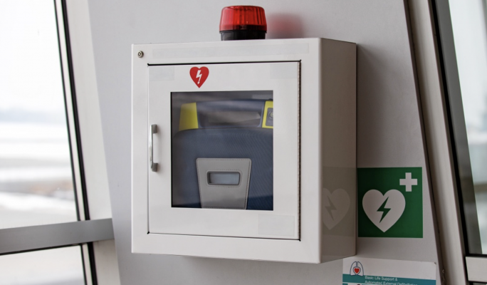 Saving lives with every beat: A defibrillator in every building